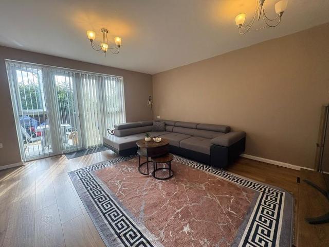 3 bedroom semi detached house to rent