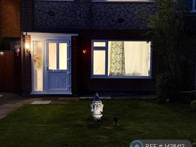 3 bedroom semi detached house to rent