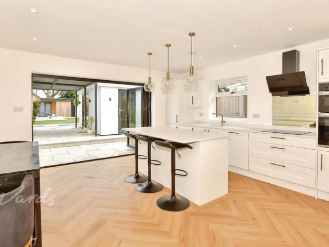 3 bedroom semi detached house to rent