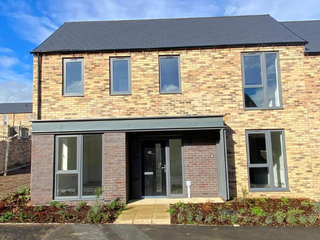 3 bedroom semi detached house to rent