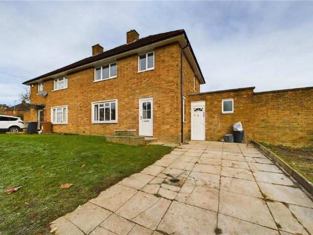 3 bedroom semi detached house to rent