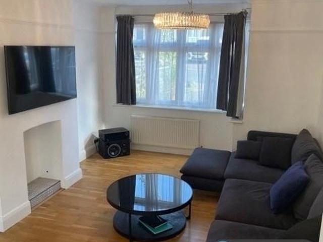 3 bedroom semi detached house to rent
