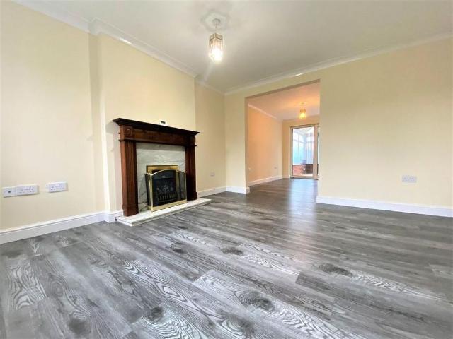 3 bedroom semi detached house to rent