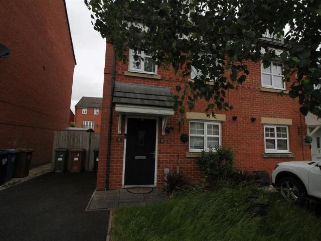 3 bedroom semi detached house to rent