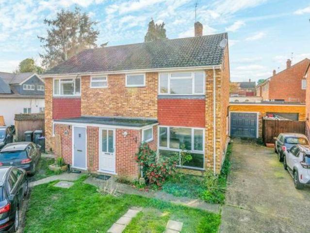 3 bedroom semi detached house to rent