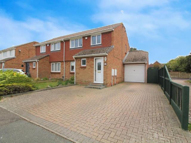 3 bedroom semi detached house to rent