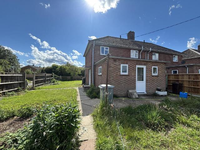 3 bedroom semi detached house to rent