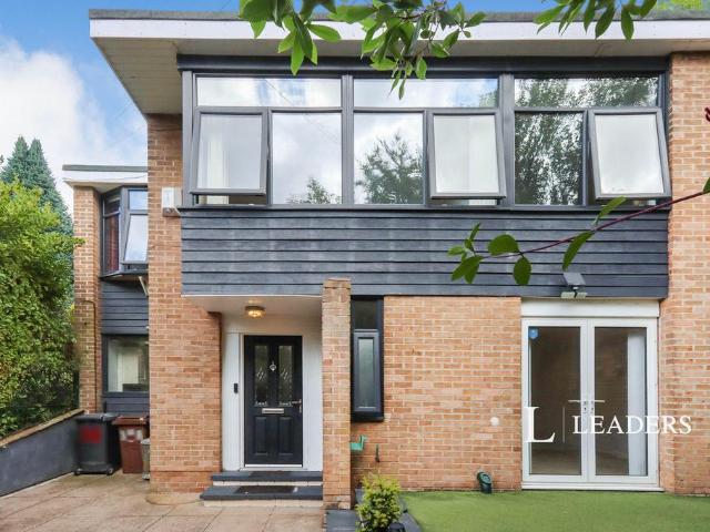 3 bedroom semi detached house to rent