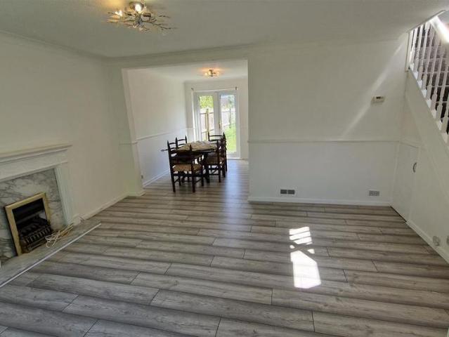 3 bedroom semi detached house to rent