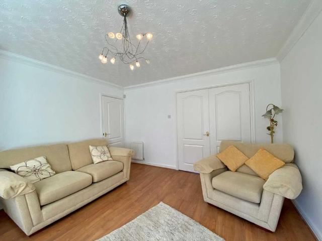 3 bedroom semi detached house to rent