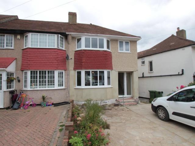 3 bedroom semi detached house to rent