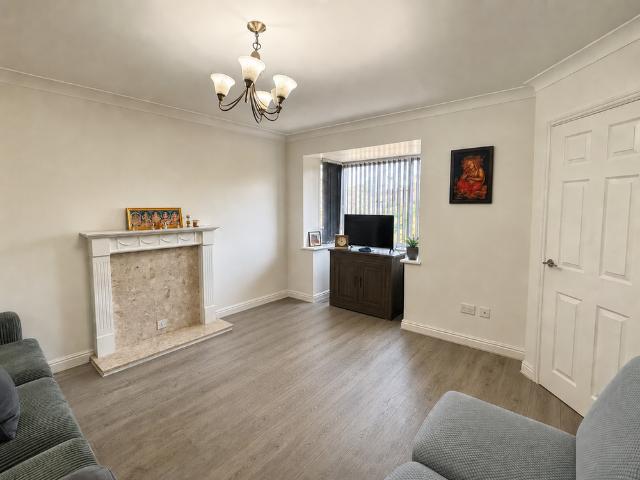 3 bedroom semi detached house to rent