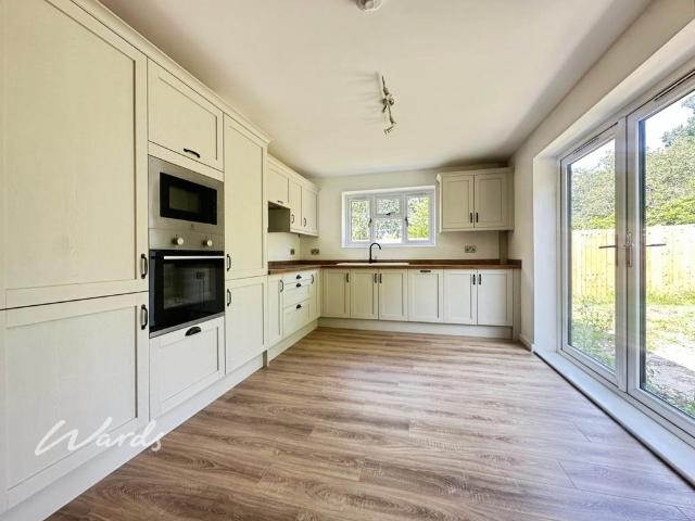 3 bedroom semi detached house to rent