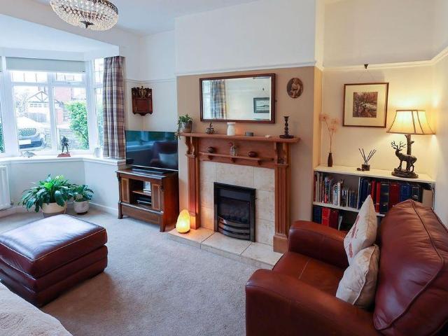 3 bedroom semi detached house to rent