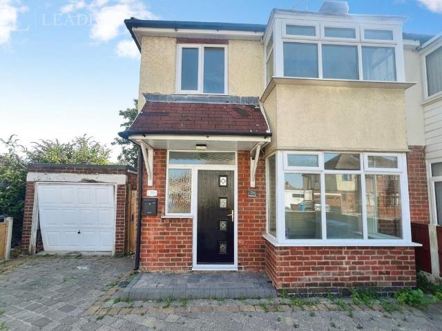 3 bedroom semi detached house to rent