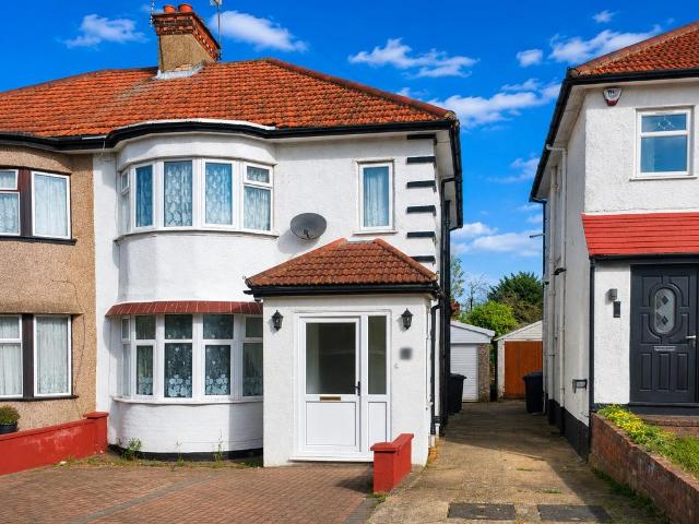 3 bedroom semi detached house to rent