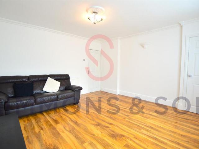 3 bedroom semi detached house to rent
