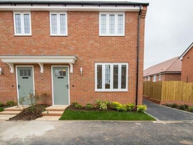 3 bedroom semi detached house to rent