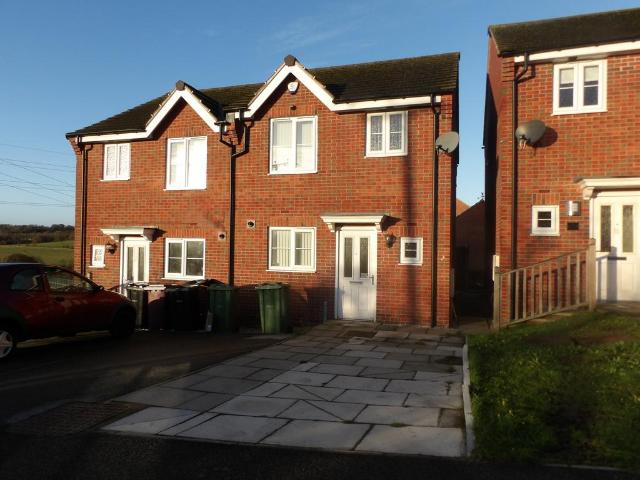 3 bedroom semi detached house to rent