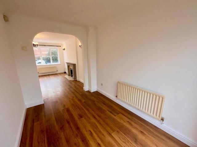 3 bedroom semi detached house to rent
