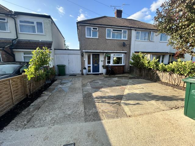 3 bedroom semi detached house to rent