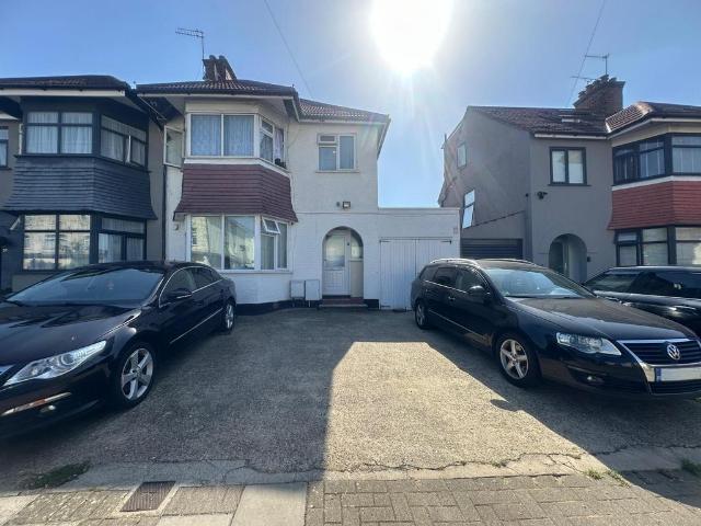 3 bedroom semi detached house to rent