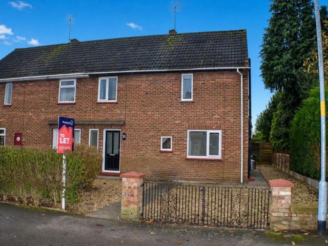 3 bedroom semi detached house to rent