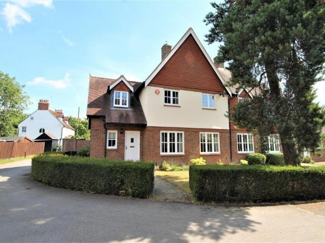 3 bedroom semi detached house to rent