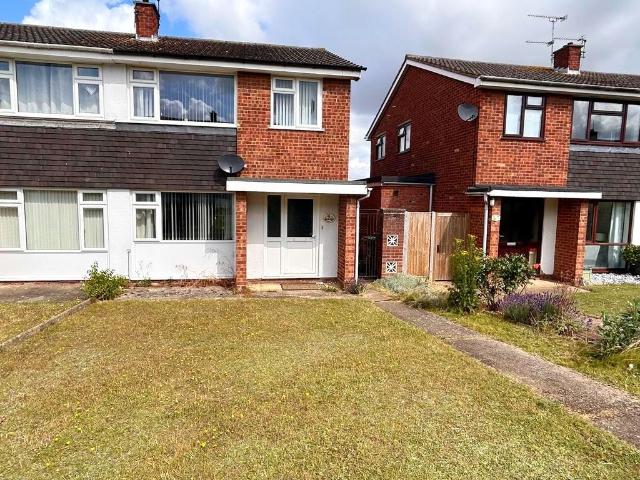 3 bedroom semi detached house to rent