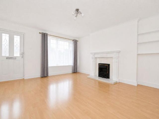 3 bedroom semi detached house to rent