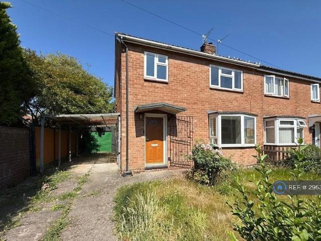 3 bedroom semi detached house to rent