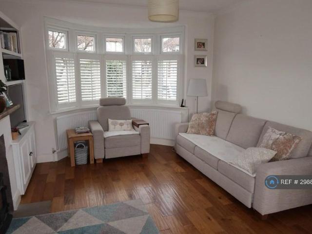 3 bedroom semi detached house to rent
