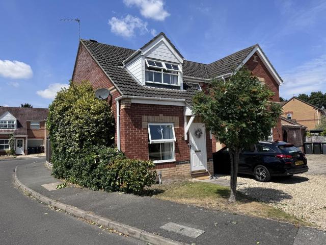 3 bedroom semi detached house to rent