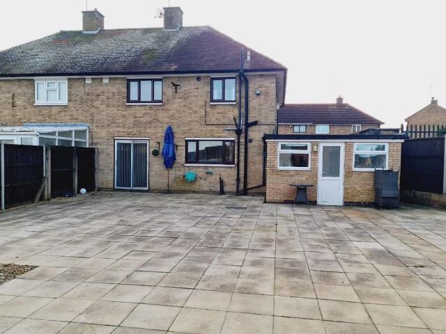 3 bedroom semi detached house to rent