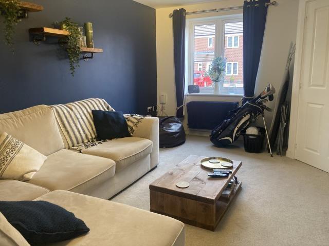 3 bedroom semi detached house to rent