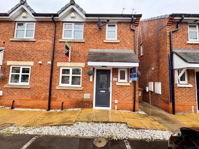 3 bedroom semi detached house to rent