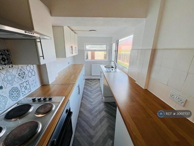 3 bedroom semi detached house to rent