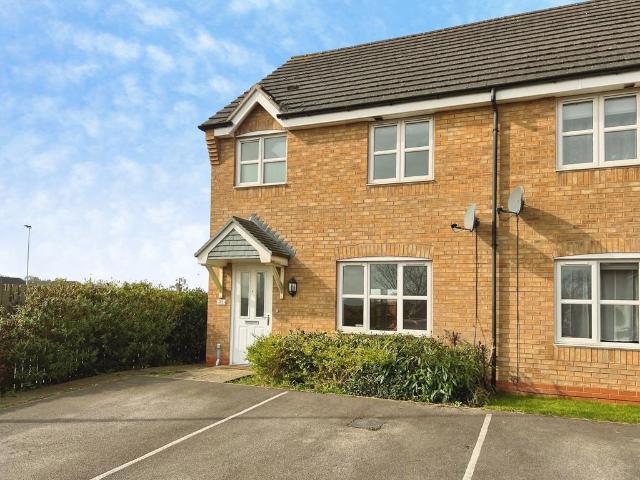 3 bedroom semi detached house to rent