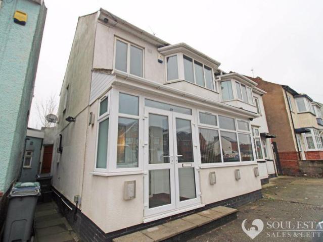 3 bedroom semi detached house to rent