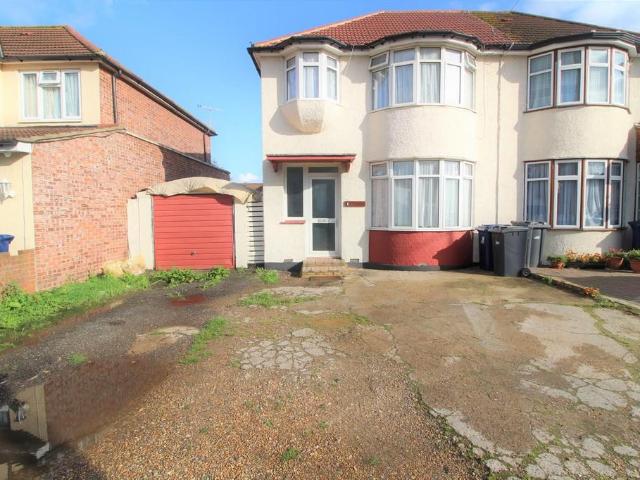 3 bedroom semi detached house to rent