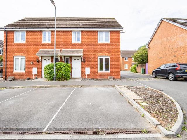 3 bedroom semi detached house to rent