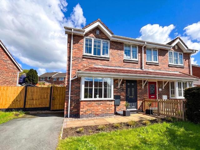 3 bedroom semi detached house to rent