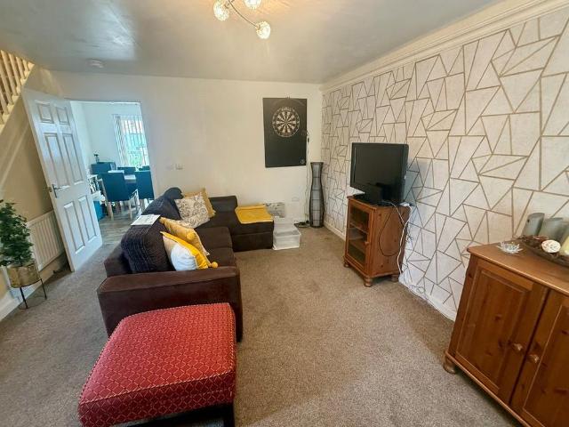 3 bedroom semi detached house to rent