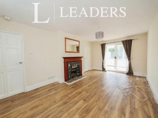 3 bedroom semi detached house to rent