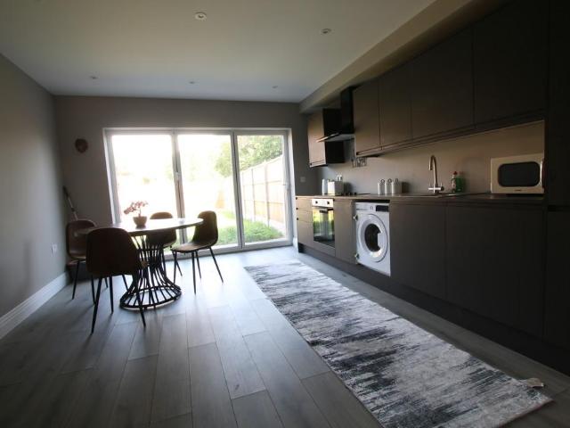 3 bedroom semi detached house to rent