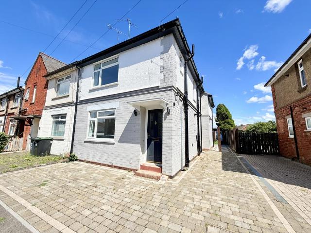 3 bedroom semi detached house to rent