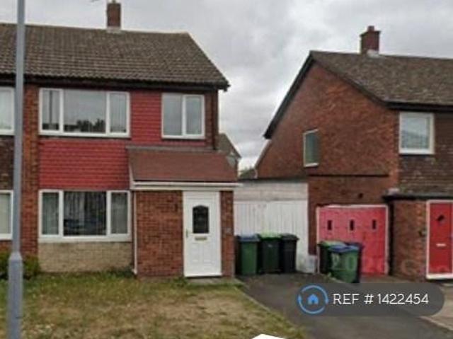 3 bedroom semi detached house to rent