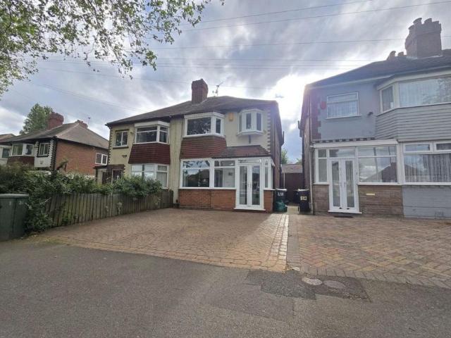3 bedroom semi detached house to rent