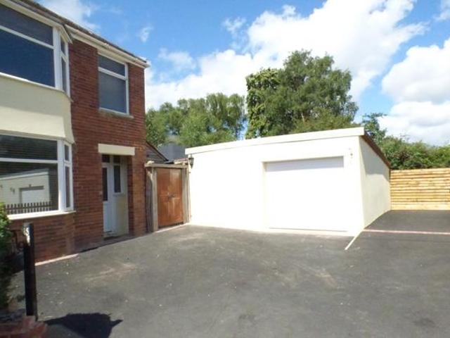 3 bedroom semi detached house to rent