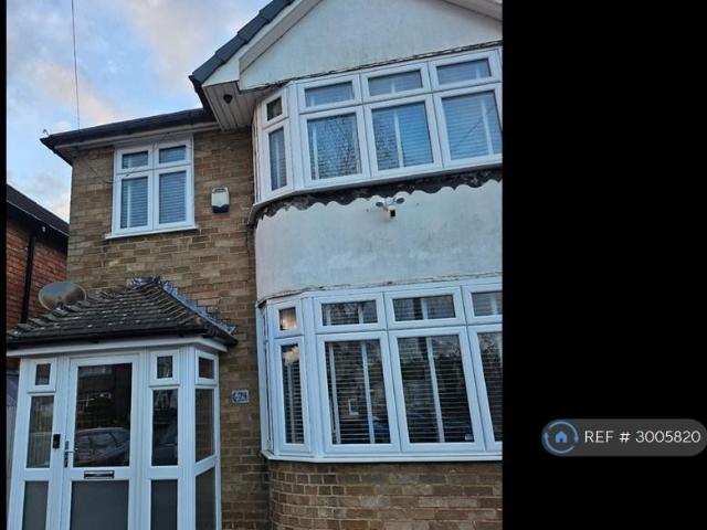 3 bedroom semi detached house to rent
